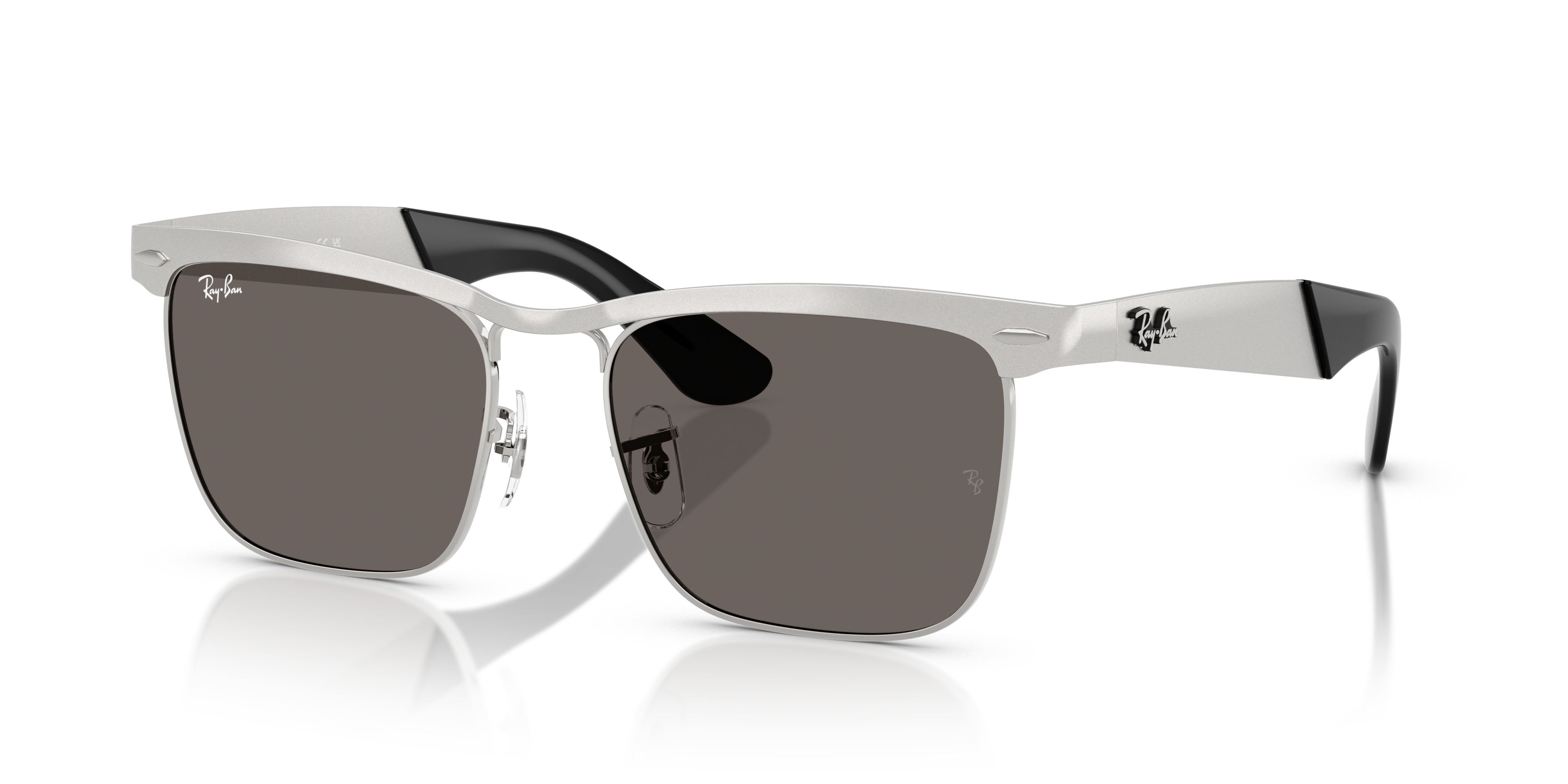 Les lunettes de soleil Wayfarer Deluxe en Argent sablé sur argent et ...